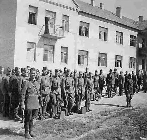 Soviet POWs in the Nazi German Army (1942) – SANGHA KOMMUNE (SSR)