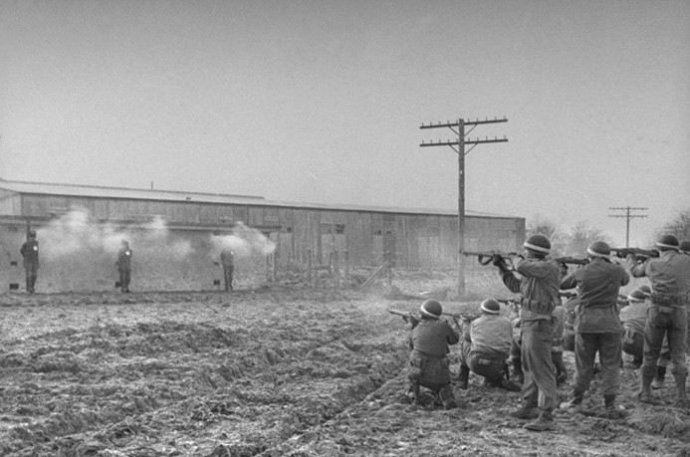 WWII [1944]: Execution [Firing Squad] of Nazi German Special Forces by ...