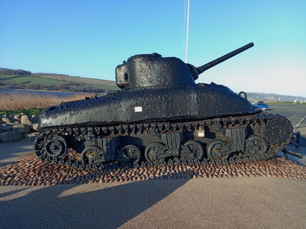 UK: Torcross WWII US Sherman Tank – Operation Tiger Memorial! (24.12. ...